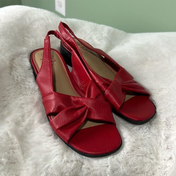 Life Stride | Shoes | Nwot Life Stride Red Sandals 8m | Poshmark